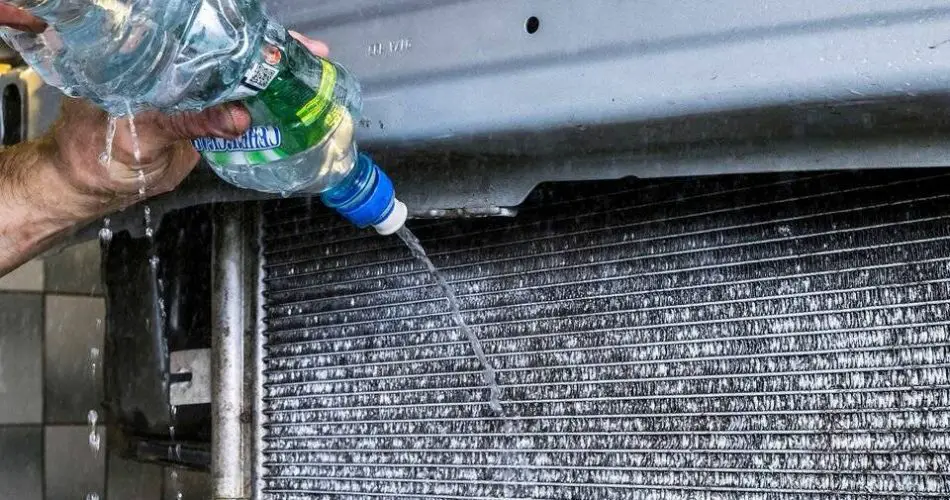 ¿Cómo limpiar el radiador antes del invierno y sin hacer polvo por toda ...