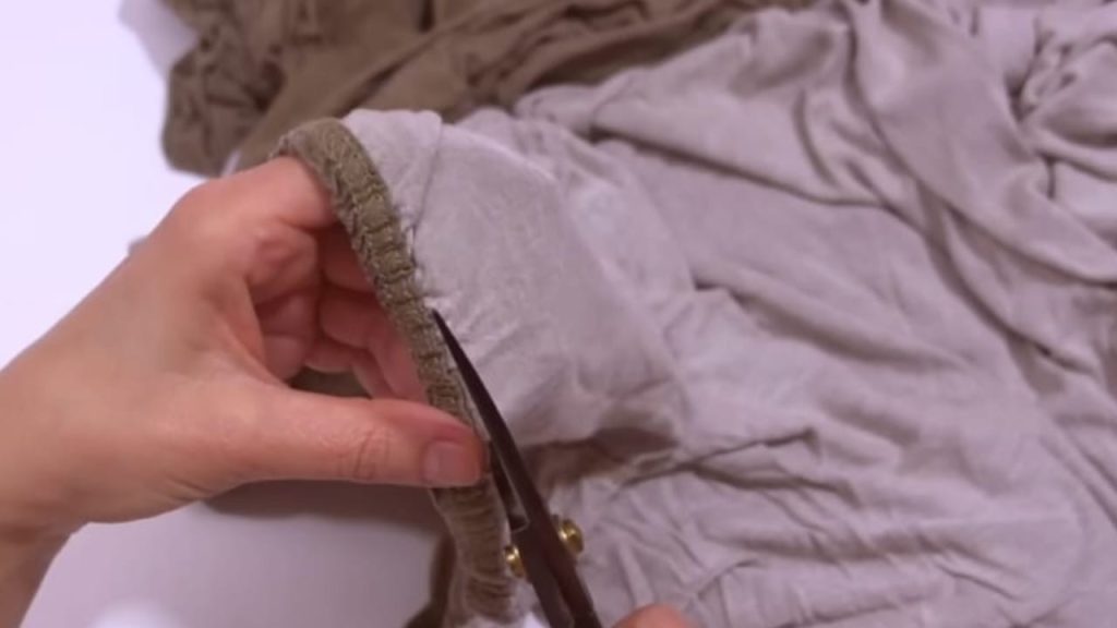 Cortó la sábana vieja y rota, salió algo único. – Trucos Para Tu hogar